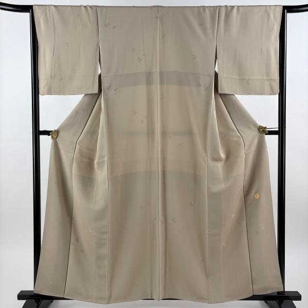 【着物ランク】名品【素材】正絹【身丈】約159cm【裄丈】約65cm【袖丈】約48cm【袖幅】約34cm【前幅】約24cm【後幅】約30cm【サイズ】M【着物仕立て】袷【着用時期】10〜5月【コメント】様々なシーンに活躍することができる色無...