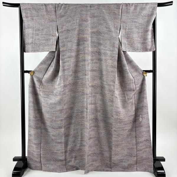 【着物ランク】名品【素材】正絹【身丈】約170cm【裄丈】約67.5cm【袖丈】約49cm【袖幅】約33.5cm【前幅】約26cm【後幅】約30.5cm【サイズ】L【着物仕立て】袷【着用時期】10〜5月【コメント】お洒落着として楽しめる小紋...