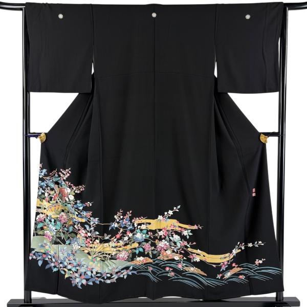 【着物ランク】秀品【素材】正絹【身丈】約155.5cm【裄丈】約63cm【袖丈】約47cm【袖幅】約34cm【前幅】約24.5cm【後幅】約30.5cm【サイズ】S【着物仕立て】袷【着用時期】10〜5月【コメント】結婚式や披露宴などで親族の...