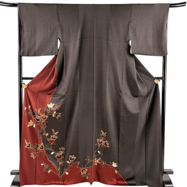 【着物ランク】秀品【素材】正絹【身丈】約170cm【裄丈】約68cm【袖丈】約48cm【袖幅】約34cm【前幅】約26cm【後幅】約30cm【サイズ】L【着物仕立て】袷【着用時期】10〜5月【コメント】帯次第で幅広くお使いいただける素敵な訪...