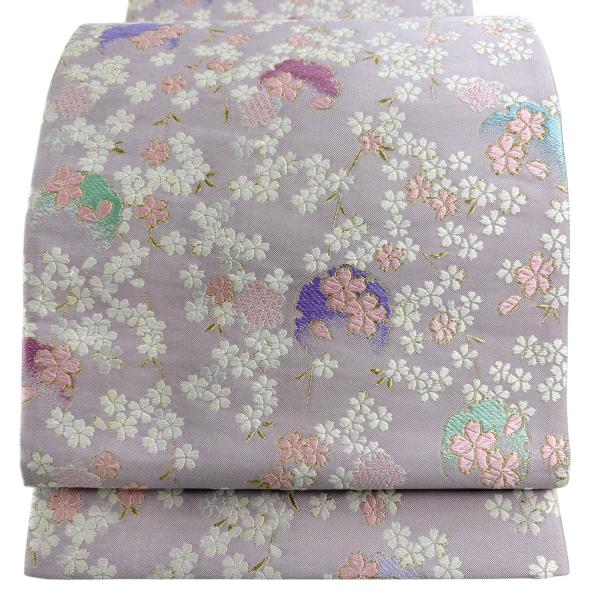 【着物ランク】秀品【素材】正絹【帯丈】約450cm【帯幅】約31.5cm【帯仕立て】仕立て上がり【コメント】おめでたい席に相応しい意匠の袋帯でございます。格式高いお席にもお使いいただけますので、お見逃しのないようお願いいたします。薄い締め跡...