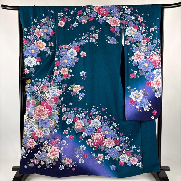 【着物ランク】名品【素材】正絹【身丈】約162.5cm【裄丈】約68cm【袖丈】約108cm【袖幅】約34cm【前幅】約24cm【後幅】約29cm【サイズ】L【着物仕立て】袷【着用時期】10〜5月【コメント】未婚女性の第一礼装としてお使いい...