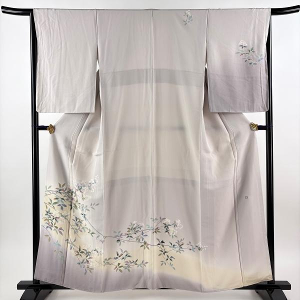 【着物ランク】秀品【素材】正絹【身丈】約159cm【裄丈】約65.5cm【袖丈】約60cm【袖幅】約34cm【前幅】約23cm【後幅】約29.5cm【サイズ】M【着物仕立て】袷【着用時期】10〜5月【コメント】合わせる帯の色柄により、お召し...