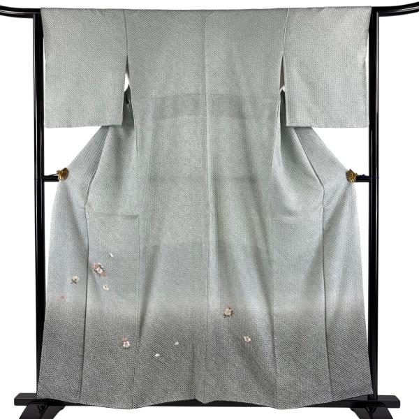 【着物ランク】秀品【素材】正絹【身丈】約157.5cm【裄丈】約63cm【袖丈】約47.5cm【袖幅】約31.5cm【前幅】約22.5cm【後幅】約30.5cm【サイズ】S【着物仕立て】袷【着用時期】10〜5月【コメント】合わせる帯の色柄に...