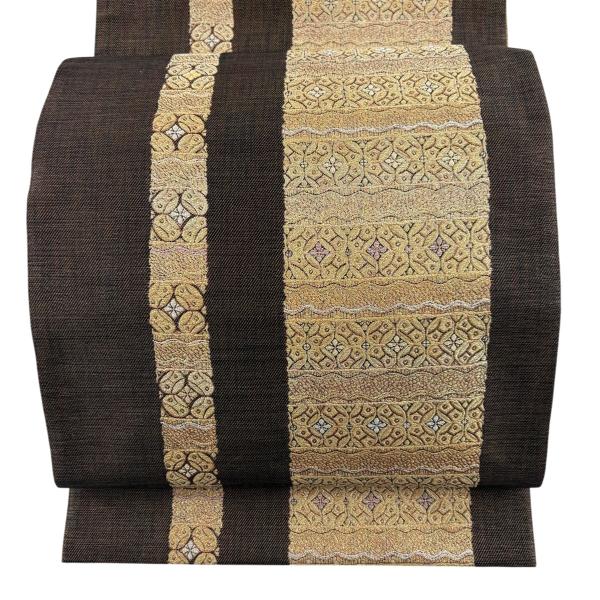 【着物ランク】名品【素材】正絹【帯丈】約448cm【帯幅】約31cm【帯仕立て】仕立て上がり【コメント】セミフォーマルでお使いいただける袋帯でございます。見る人に重たい印象を感じさせない女性ならではの、気品豊かな一品です。お太鼓垂先間にシワ...