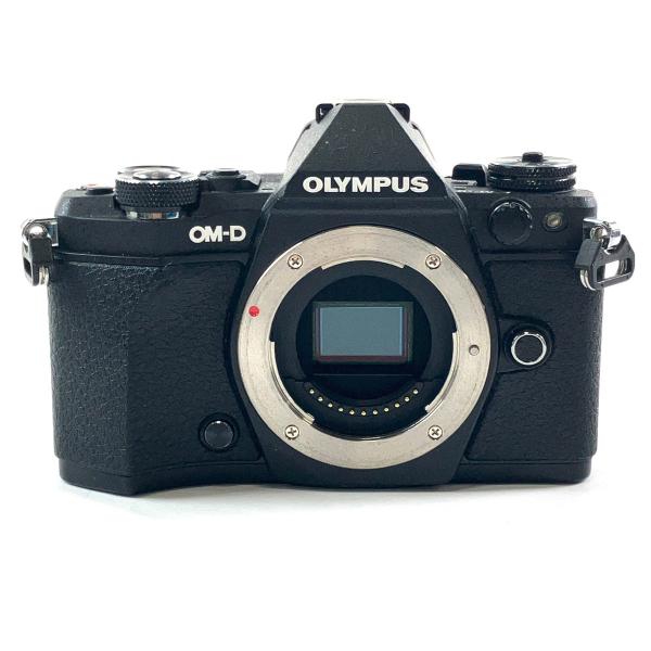 【メーカー名】OLYMPUS【製品名】OM-D E-M5 Mark II ボディ ブラック【カメラ種類】デジタル ミラーレス 一眼カメラ【カメラ付属品】バッテリー、ボディキャップ、アイカップ、ホットシューカバー【ブランド状態ランク】ランクC...