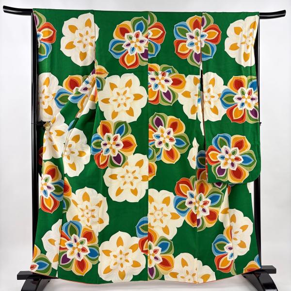 【着物ランク】秀品【素材】正絹【身丈】約162cm【裄丈】約64.5cm【袖丈】約103cm【袖幅】約34cm【前幅】約24cm【後幅】約30.5cm【サイズ】M【着物仕立て】袷【着用時期】10〜5月【コメント】未婚女性の第一礼装としてお使...