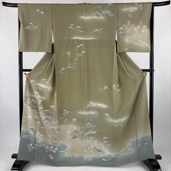 【着物ランク】秀品【素材】正絹【身丈】約164cm【裄丈】約66cm【袖丈】約50cm【袖幅】約34cm【前幅】約25.5cm【後幅】約30.5cm【サイズ】M【着物仕立て】袷【着用時期】10〜5月【コメント】帯次第で幅広くお使いいただける...