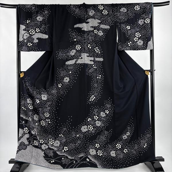 【着物ランク】秀品【素材】正絹【身丈】約162cm【裄丈】約68.5cm【袖丈】約48cm【袖幅】約34.5cm【前幅】約24.5cm【後幅】約30.5cm【サイズ】L【着物仕立て】袷【着用時期】10〜5月【コメント】気品たっぷりにお召し頂...