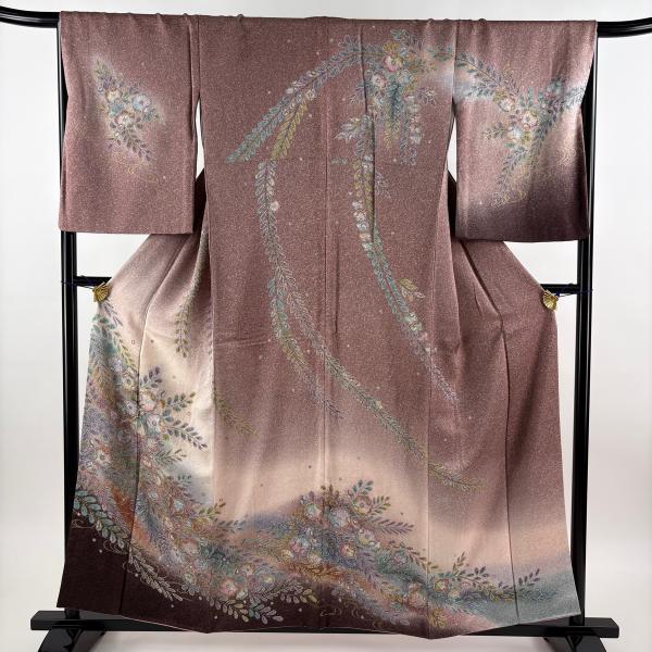 【着物ランク】名品【素材】正絹【身丈】約156.5cm【裄丈】約67cm【袖丈】約55.5cm【袖幅】約34.5cm【前幅】約24cm【後幅】約29cm【サイズ】M【着物仕立て】袷【着用時期】10〜5月【コメント】気品たっぷりにお召し頂ける...