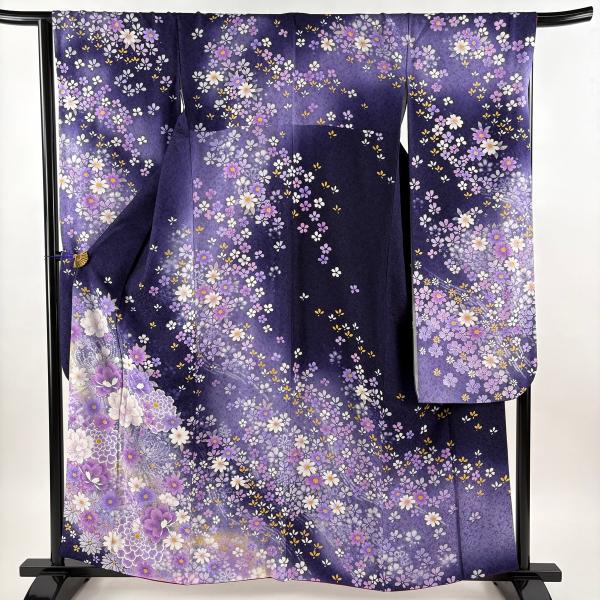 【着物ランク】逸品【素材】正絹【身丈】約160.5cm【裄丈】約67.5cm【袖丈】約106.5cm【袖幅】約34.5cm【前幅】約22.5cm【後幅】約28cm【サイズ】L【着物仕立て】袷【着用時期】10〜5月【コメント】未婚女性の第一礼...