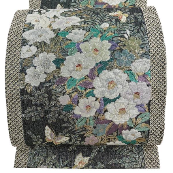 【着物ランク】名品【素材】正絹【帯丈】約436cm【帯幅】約31cm【帯仕立て】仕立て上がり【コメント】セミフォーマルでお使いいただける袋帯でございます。見る人に重たい印象を感じさせない女性ならではの、気品豊かな一品です。リユース品としては...