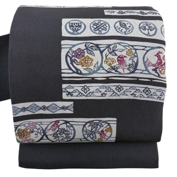 【着物ランク】秀品【素材】正絹【帯丈】約370cm【帯幅】約30cm【帯仕立て】仕立て上がり【コメント】普段使いでお使いいただける名古屋帯でございます。カジュアルな装いに合わせてお使いください。締め跡がございます。リユース品としては目立った...