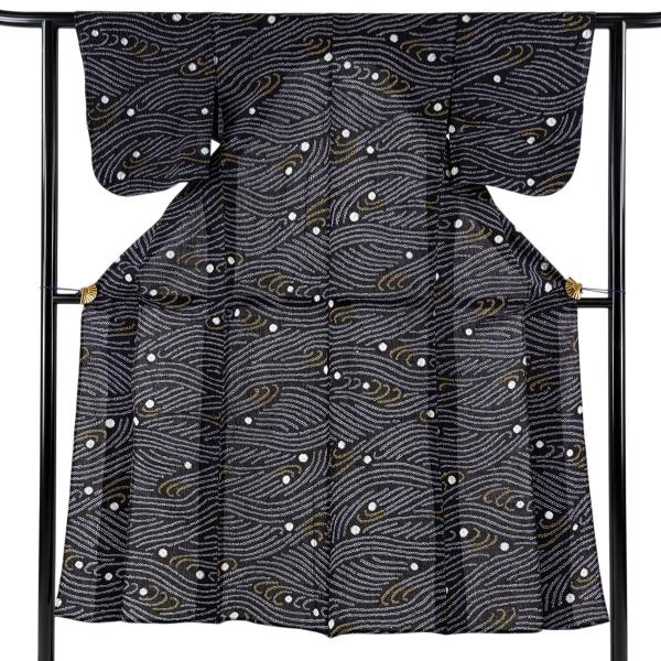 【着物ランク】名品【素材】綿【身丈】約148.5cm【裄丈】約68cm【袖丈】約46cm【袖幅】約32.5cm【前幅】約23.5cm【後幅】約29.5cm【サイズ】L【コメント】夏のお洒落着として、夏祭りや花火大会、盆踊りなど多くの場面でお...