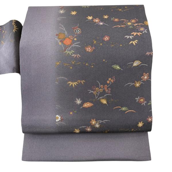 【着物ランク】秀品【素材】正絹【帯丈】約382cm【帯幅】約30.5cm【帯仕立て】仕立て上がり【コメント】普段使いでお使いいただける名古屋帯でございます。カジュアルな装いに合わせてお使いください。表地所々に薄ヤケがございます。リユース品と...