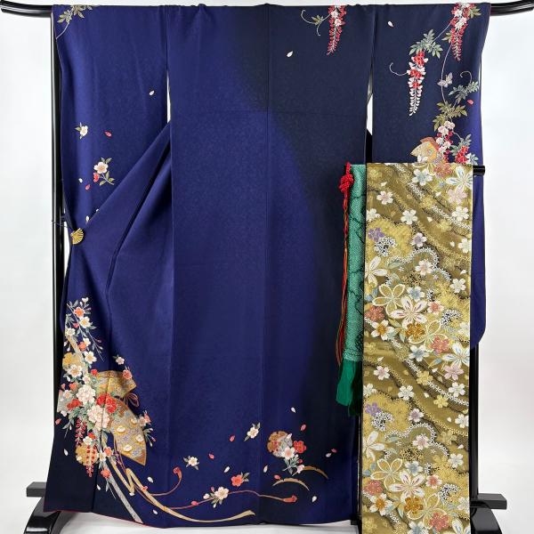 【着物ランク】秀品【素材】正絹【身丈】約168.5cm【裄丈】約68.5cm【袖丈】約110.5cm【袖幅】約35cm【前幅】約24.5cm【後幅】約30cm【サイズ】L【着物仕立て】袷【着用時期】10〜5月【帯丈2】約440cm【帯幅2】...