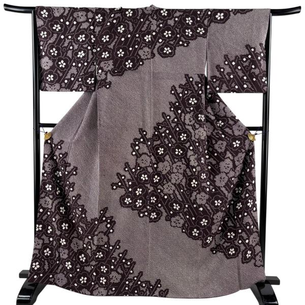 【着物ランク】秀品【素材】正絹【身丈】約165.5cm【裄丈】約65.5cm【袖丈】約48cm【袖幅】約34cm【前幅】約24.5cm【後幅】約30.5cm【サイズ】M【着物仕立て】袷【着用時期】10〜5月【コメント】気品たっぷりにお召し頂...