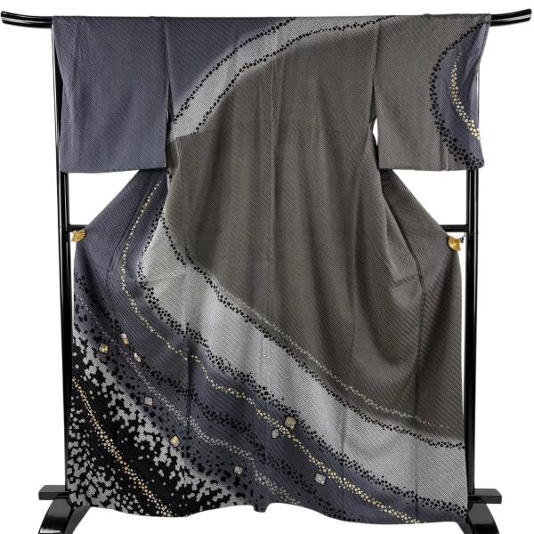 【着物ランク】秀品【素材】正絹【身丈】約164.5cm【裄丈】約69cm【袖丈】約51cm【袖幅】約35.5cm【前幅】約25.5cm【後幅】約31.5cm【サイズ】L【着物仕立て】袷【着用時期】10〜5月【コメント】帯次第で幅広くお使いい...