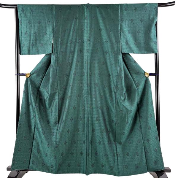【着物ランク】逸品【素材】正絹【身丈】約163cm【裄丈】約66.5cm【袖丈】約49cm【袖幅】約34.5cm【前幅】約26.5cm【後幅】約32cm【サイズ】M【着物仕立て】袷【着用時期】10〜5月【コメント】通常の縮緬よりもコシがつよ...