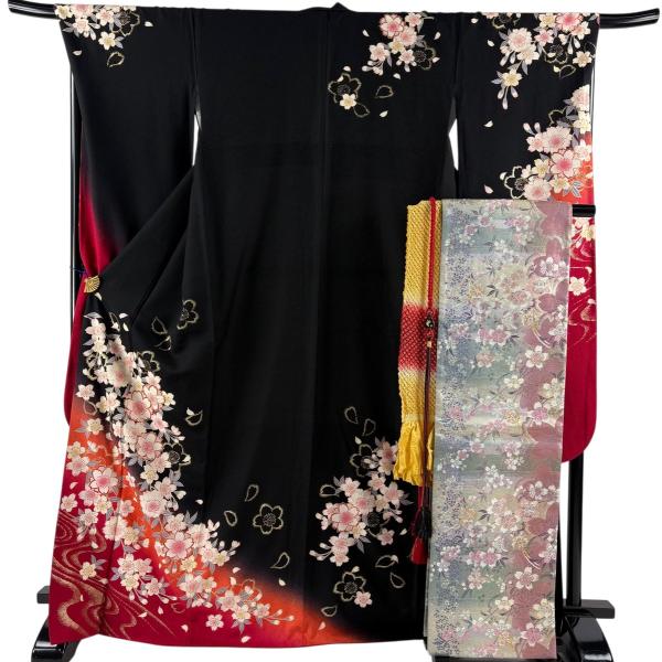 【着物ランク】秀品【素材】正絹【身丈】約169cm【裄丈】約70cm【袖丈】約117cm【袖幅】約35cm【前幅】約24.5cm【後幅】約30cm【サイズ】L【着物仕立て】袷【着用時期】10〜5月【帯丈2】約440cm【帯幅2】約31cm【...