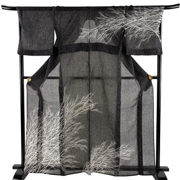 【着物ランク】名品【素材】正絹【身丈】約163.5cm【裄丈】約70cm【袖丈】約48.5cm【袖幅】約35cm【前幅】約24cm【後幅】約30.5cm【サイズ】L【着物仕立て】薄物【着用時期】7〜8月【コメント】帯次第で幅広くお使いいただ...