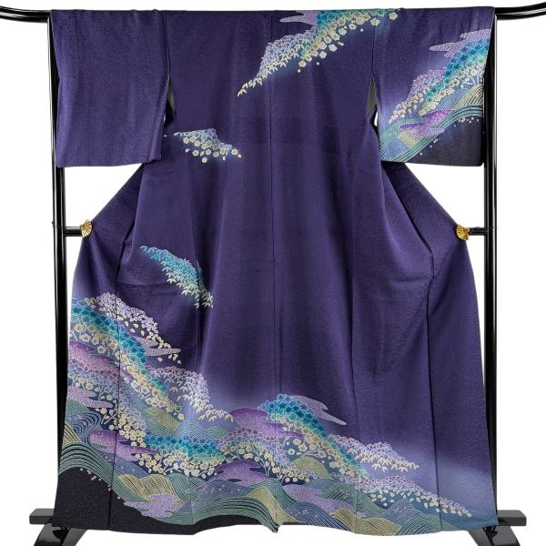 【着物ランク】名品【素材】正絹【身丈】約160cm【裄丈】約67cm【袖丈】約49cm【袖幅】約34.5cm【前幅】約26.5cm【後幅】約30.5cm【サイズ】M【着物仕立て】袷【着用時期】10〜5月【コメント】気品たっぷりにお召し頂ける...