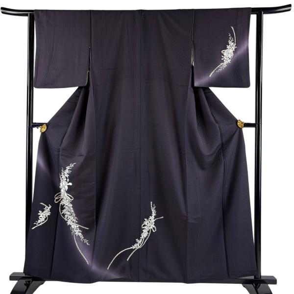 【着物ランク】逸品【素材】正絹【身丈】約157cm【裄丈】約62cm【袖丈】約47.5cm【袖幅】約32.5cm【前幅】約24.5cm【後幅】約30.5cm【サイズ】S【着物仕立て】袷【着用時期】10〜5月【コメント】合わせる帯の色柄により...