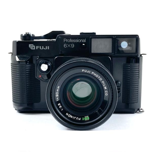【メーカー名】FUJIFILM【製品名】GW690 II Professional【カメラ種類】中判カメラ【カメラ付属品】フロントキャップ【ブランド状態ランク】ランクC【コメント】【外観】スレやキズ、汚れや塗装剥がれ、フィルム室内にモルト劣...