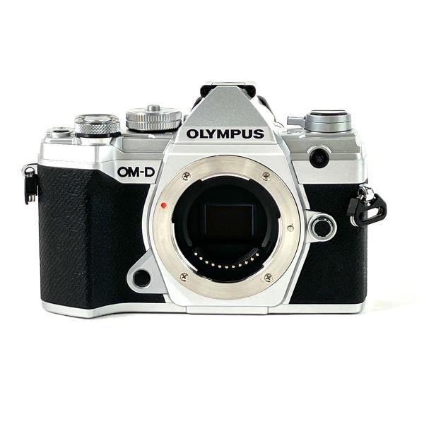 【メーカー名】OLYMPUS【製品名】OM-D E-M5 Mark III ボディ シルバー【カメラ種類】デジタル ミラーレス 一眼カメラ【カメラ付属品】取扱説明書、バッテリー、充電器、ストラップ、ボディキャップ、USBケーブル、アイカップ...