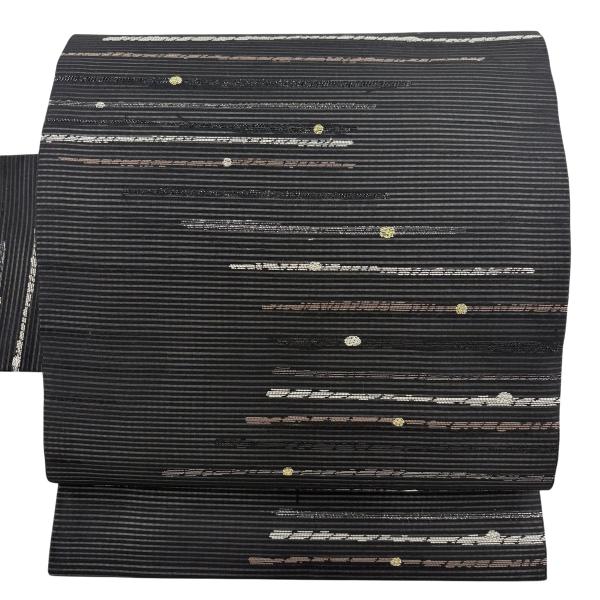 【着物ランク】秀品【素材】正絹【帯丈】約373cm【帯幅】約31cm【帯仕立て】仕立て上がり【コメント】夏帯でございます。セミフォーマルでお使いいただける名古屋帯でございます。見る人に重たい印象を感じさせない女性ならではの、気品豊かな一品で...