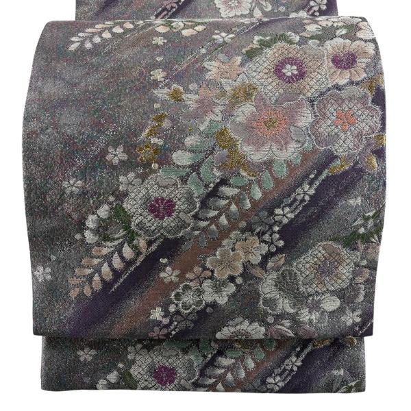 【着物ランク】名品【素材】正絹【帯丈】約434cm【帯幅】約31cm【帯仕立て】仕立て上がり【コメント】おめでたい席に相応しい意匠の袋帯でございます。格式高いお席にもお使いいただけますので、お見逃しのないようお願いいたします。締め跡がござい...