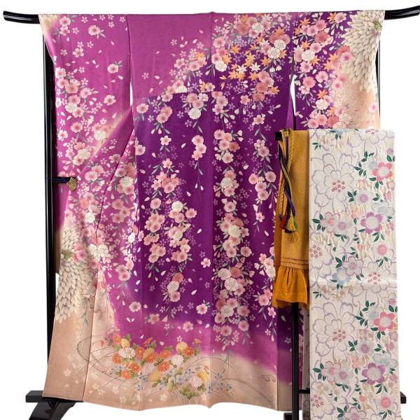 【着物ランク】名品【素材】正絹【身丈】約160cm【裄丈】約68cm【袖丈】約108cm【袖幅】約35cm【前幅】約24cm【後幅】約30cm【サイズ】L【着物仕立て】袷【着用時期】10〜5月【帯丈2】約448cm【帯幅2】約31cm【コメ...