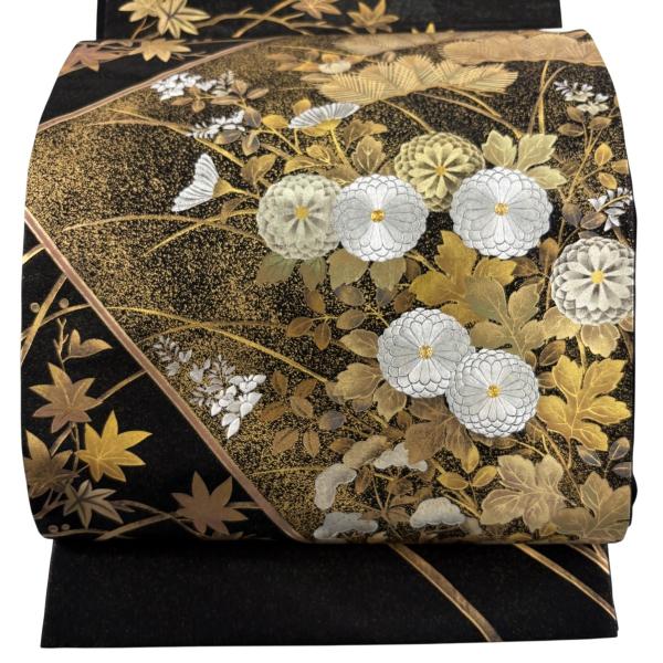 【着物ランク】秀品【素材】正絹【帯丈】約450cm【帯幅】約31cm【帯仕立て】仕立て上がり【コメント】おめでたい席に相応しい意匠の袋帯でございます。格式高いお席にもお使いいただけますので、お見逃しのないようお願いいたします。締め跡がござい...