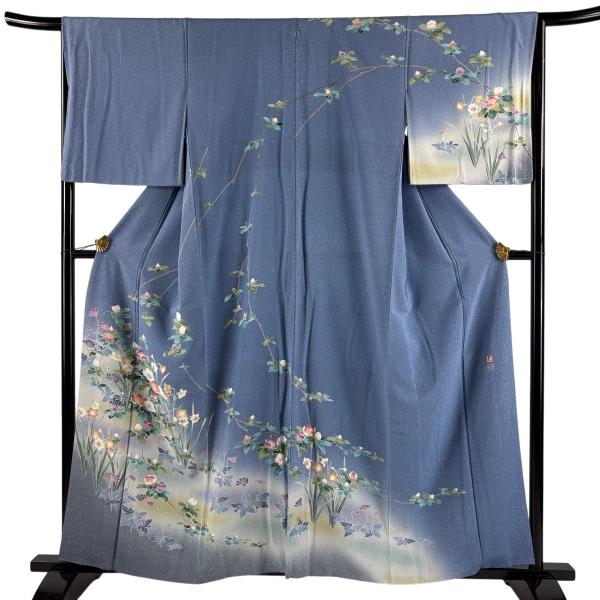 【着物ランク】逸品【素材】正絹【身丈】約157cm【裄丈】約66cm【袖丈】約48.5cm【袖幅】約34.5cm【前幅】約26cm【後幅】約31.5cm【サイズ】M【着物仕立て】袷【着用時期】10〜5月【コメント】気品たっぷりにお召し頂ける...