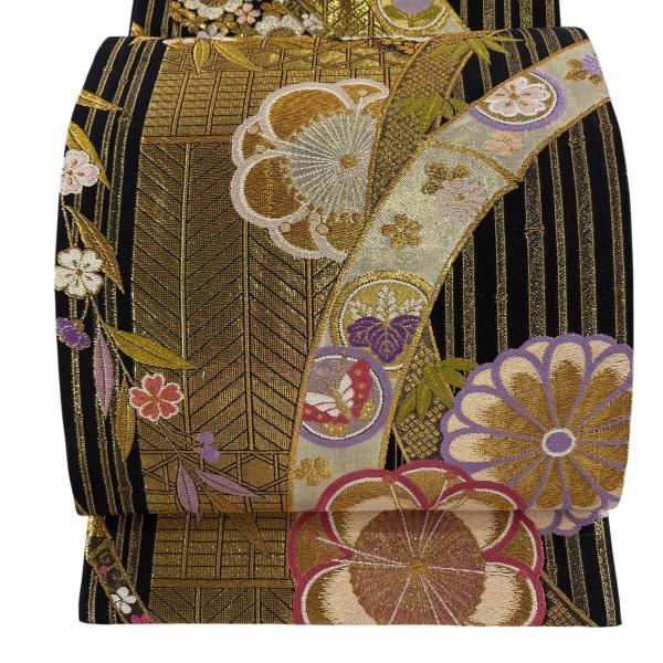 【着物ランク】秀品【素材】正絹【帯丈】約458cm【帯幅】約31cm【帯仕立て】仕立て上がり【コメント】おめでたい席に相応しい意匠の袋帯でございます。格式高いお席にもお使いいただけますので、お見逃しのないようお願いいたします。締め跡がござい...