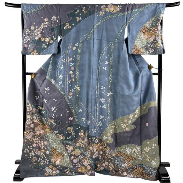 【着物ランク】逸品【素材】正絹【身丈】約170cm【裄丈】約68.5cm【袖丈】約50.5cm【袖幅】約36cm【前幅】約25.5cm【後幅】約30.5cm【サイズ】L【着物仕立て】袷【着用時期】10〜5月【コメント】辻が花で有名な桐屋（翠...