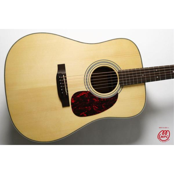 Shape：DTop：Solid Englemann SpruceBracing：TYMA Double V-bracingBack：Indian RosewoodSide：Indian RosewoodNeck：African Mahog...