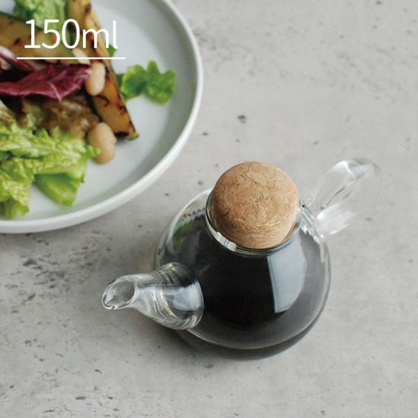 手作り感溢れる、ぷっくりと膨らんだシルエットがなんとも愛らしい、耐熱ガラスとコルクを組み合わせた優しい雰囲気が漂うポット。ティーバッグを使ってお茶を入れる際はコルクの栓がティーバッグをしっかりと固定してくれるので、紐が沈む心配もありません。...