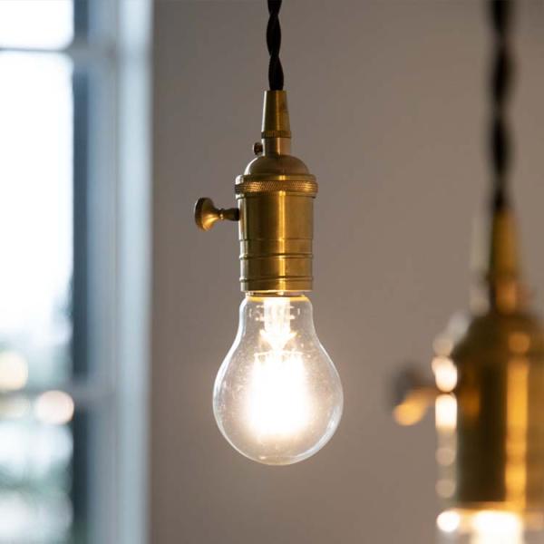 電球が映えるペンダントライト「Alton（アルトン）」シンプルなデザインはリビングや寝室の他、様々なお部屋でご使用いただけます。カフェのような空間づくりにも最適。ダクトレールやライティングレールへの多灯使いにおすすめです。商品サイズ本体サイ...