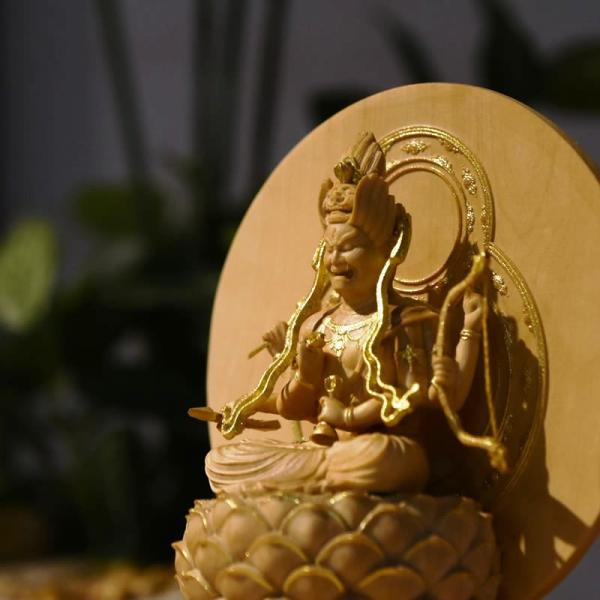 木彫り 仏像 小仏【愛染明王】　守護神柘植（ツゲ） 金泥仕様