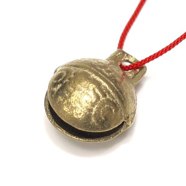 天帝のペットとして飼われていた金運、財運招来の貔貅（ひきゅう、ヒキュウ）は、とても眠たがりやです。その為、時々音を鳴らすなどして、起こしてあげなければなりません。牛鈴は、眠たがりやの貔貅（ひきゅう）を起こす為の鈴です。※本商品はメール便での...