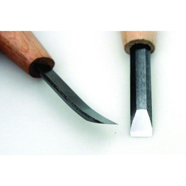 ●刃先：ハイス鋼（ＳＫＨ-51）＜鋼材＞を使用しておりますので、従来のものより3倍長切れします。●柄：サクラを使用しておりますので木質は硬く長持ちし、少し重みがあり、バランスが良く、力を入れやすい。使い込むと手になじみます。●刃芯：ハイス鋼...