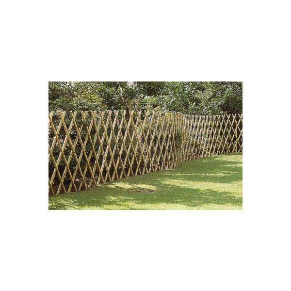 ●多少のカーブはそのまま施工できます。サイズ：8mに広げた場合/高さ約1m　　　　　15mに広げた場合/高さ約65cm材質：天然竹　ナイロン製止めピン付属品：支柱用竹15本、垣根縄15m付き