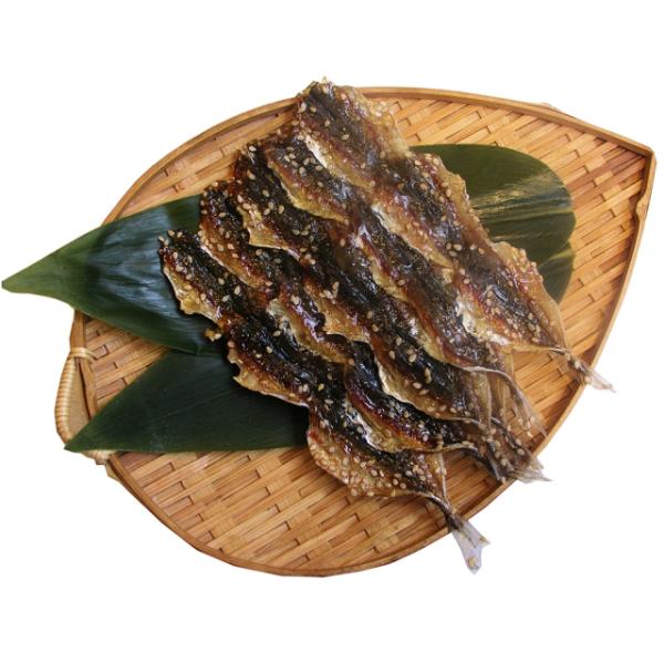 みりんとゴマの香りが香ばしい！カルシウムも満点です。軽くあぶっておつまみ、お茶請けにどうぞ。焦げやすいので弱火で焼いてください。オーブントースターで焼くときれいに焼けます。■内容量小あじ桜干し（4尾×2枚）■原材料アジ(富山県産)・砂糖・食...