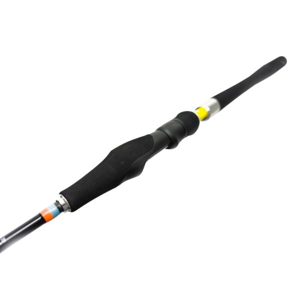 シャローエリアでのキャスティングタイラバに最適なモデル。アンダーキャストでMax60gまで振り切ることが可能。食い込みを重視したグラスソリッドを採用。バット部分はしっかりの残る為、フォールスピードを生かしたバーチカルタイラバにもお勧め。その...