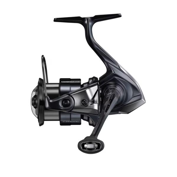 品番:C2500SXGバスフィッシングなどのライトモデル (手返し重視)1000サイズ最速の１回転87cmのハイスピードモデル。 素早いラインスラック回収を活かして繊細な操作を行う釣りや、手返しを重視する釣りに適しています。ギア比:6.3実...