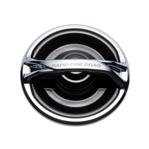 瞬時のドラグ調整で極細ラインの真価を引き出すドラグノブの回転数に対する調整幅を大きく設定することで、瞬時のドラグ調整が可能。ラインブレイクのリスクを軽減します。1000〜C2500サイズで扱う極細ラインの真価を引き出します。品番:1000-...