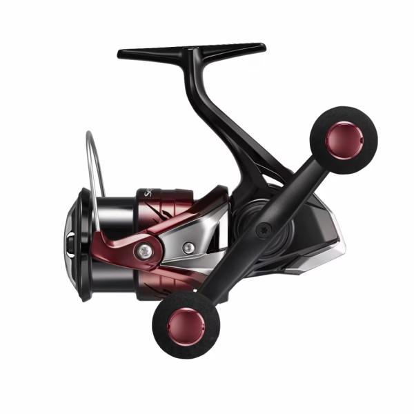品番:C3000SDHHGエギング安定感・バランス重視のオールラウンドモデル(ハイギア仕様)PE0.6号-200mのラインキャパ。ダブルハンドル仕様により、シャクった後にハンドルから手を離してもハンドルの自重で回転しないため余計な糸フケ回収...