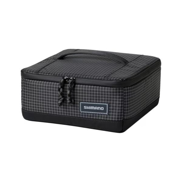 高保冷×コンパクト。釣り場で頼れるランチボックス真空断熱パネルを搭載し、ペットボトル氷1本で夏場も約8時間の保冷力を発揮する、高性能ランチボックスです。ショアランガンや渓流釣行など、クーラーを持ち歩きにくい場面で活躍。船釣りでは、魚用クーラ...