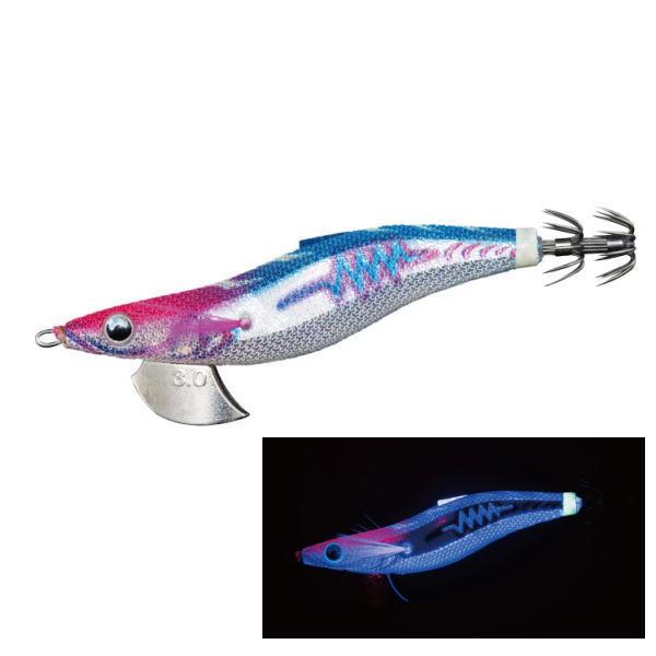 フラッシングによる”光”とサーチラトルの”音”の効果により、捕食モードの高活性なイカを狙うことに特化したハイアピールモデル！490グロー搭載モデルも登場！ストロボフィンが生み出す平打ちアクションによる「光」、ラトルによる「音」を武器にしたハ...